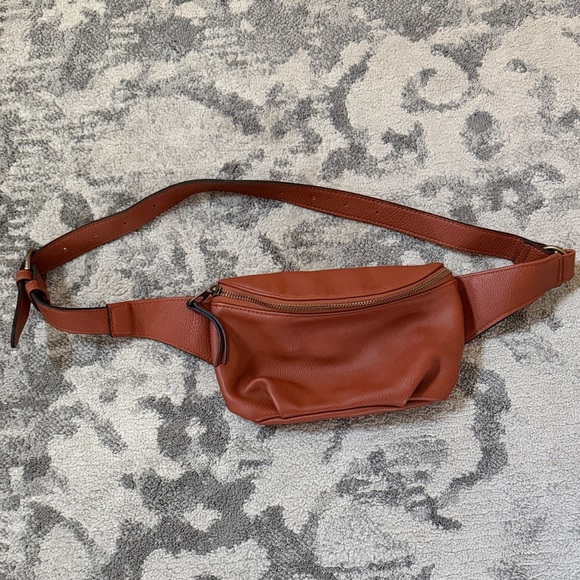 Universal Thread | Bags | Universal Thread Crossbody Bag In Rust Brown ...